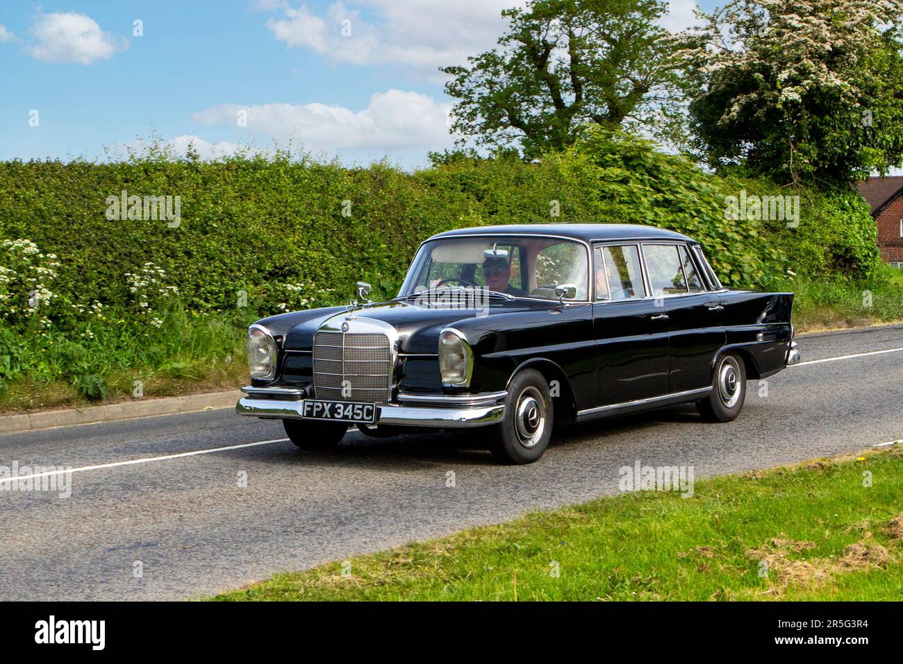 1965 60s Sechziger Mercedes 220 Classic Oldtimer, Motoren aus ...