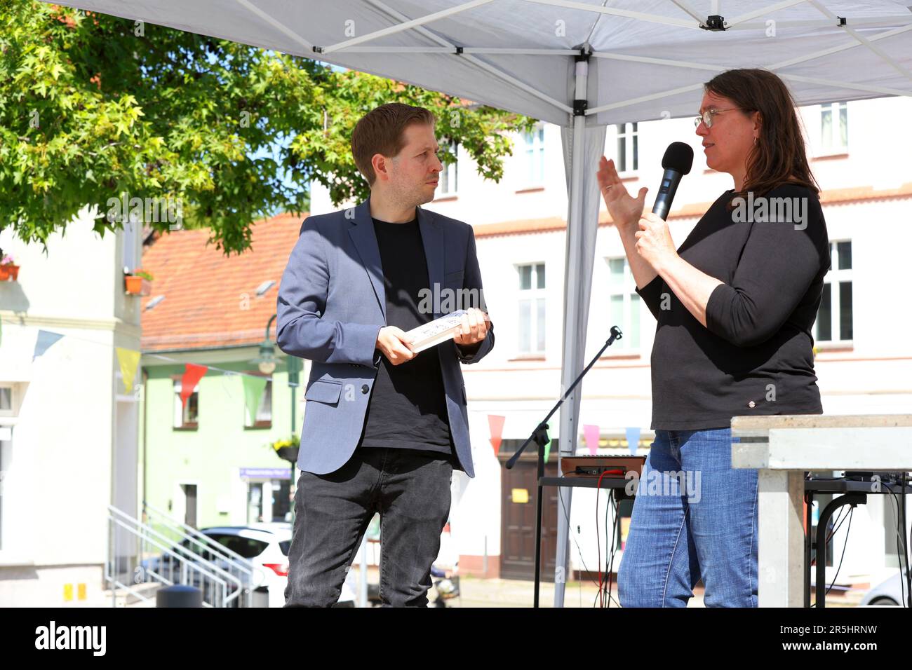 Strausberg, Deutschland. 03. Juni 2023. Strausberg: Kevin Kühnert wurde ...
