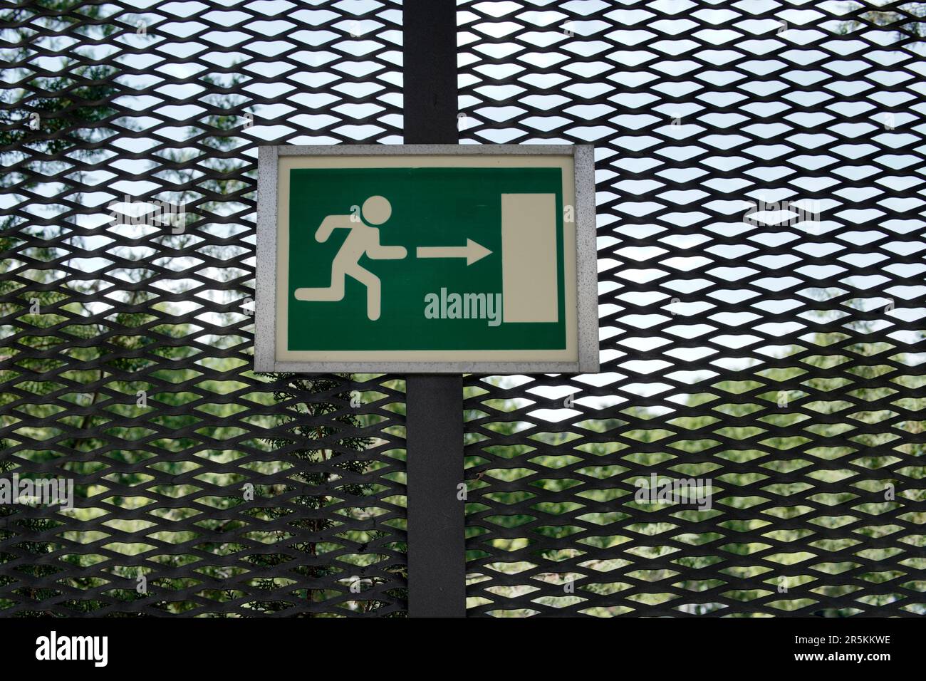 Emergency exit icon -Fotos und -Bildmaterial in hoher Auflösung – Alamy
