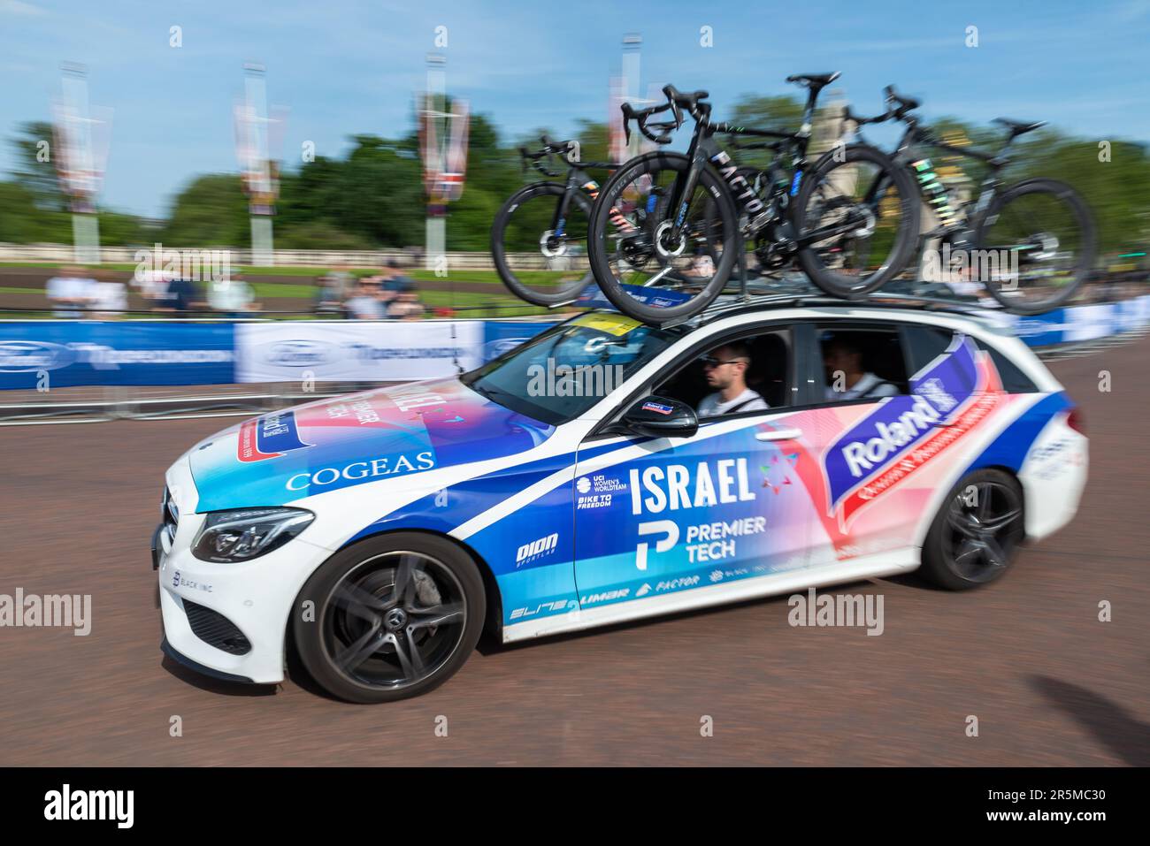Techspeed team -Fotos und -Bildmaterial in hoher Auflösung – Alamy
