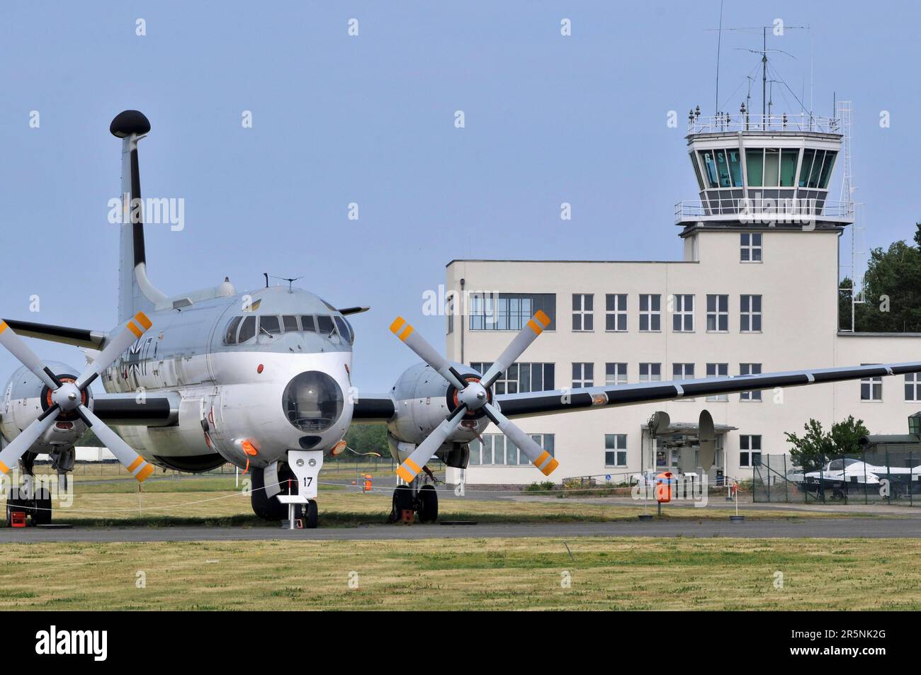 Flugplatz der bundeswehr -Fotos und -Bildmaterial in hoher Auflösung ...