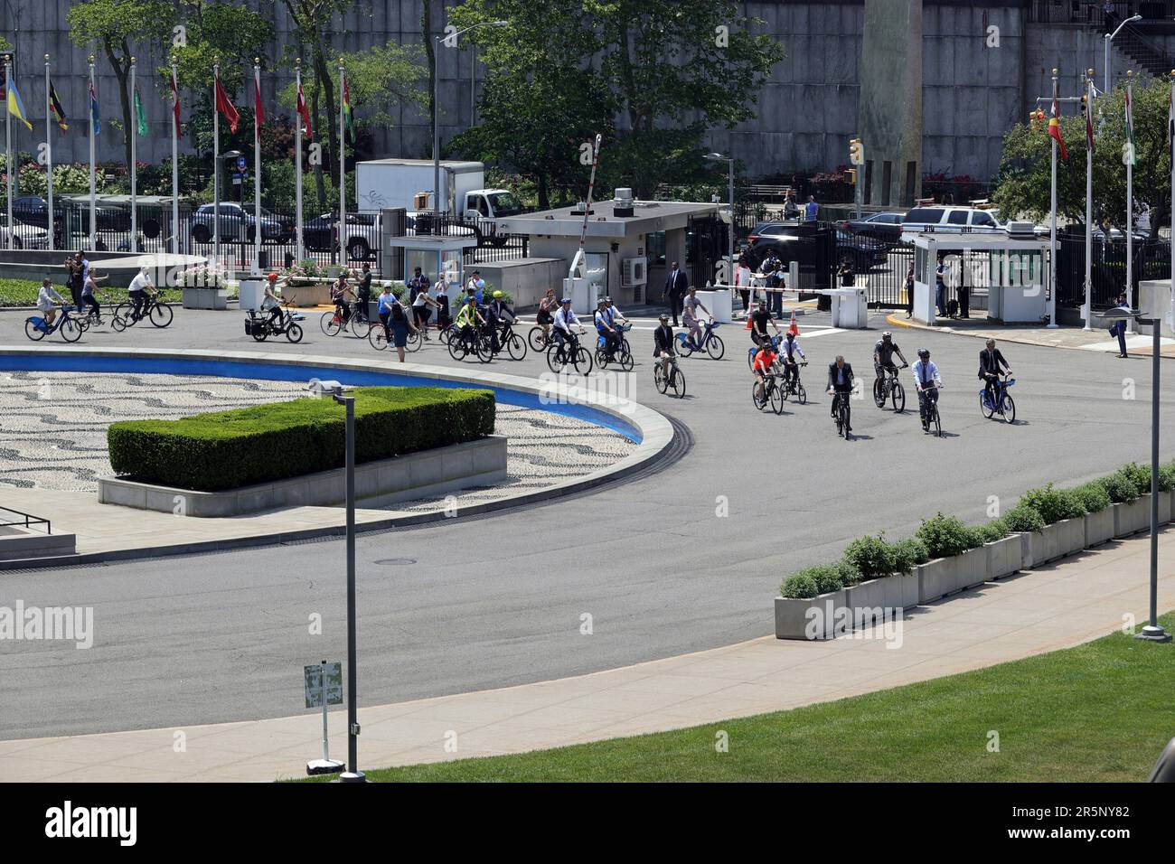 United Nations, New York, USA, 02. Juni 2023 - MAD Bicycles Artist Adam ...