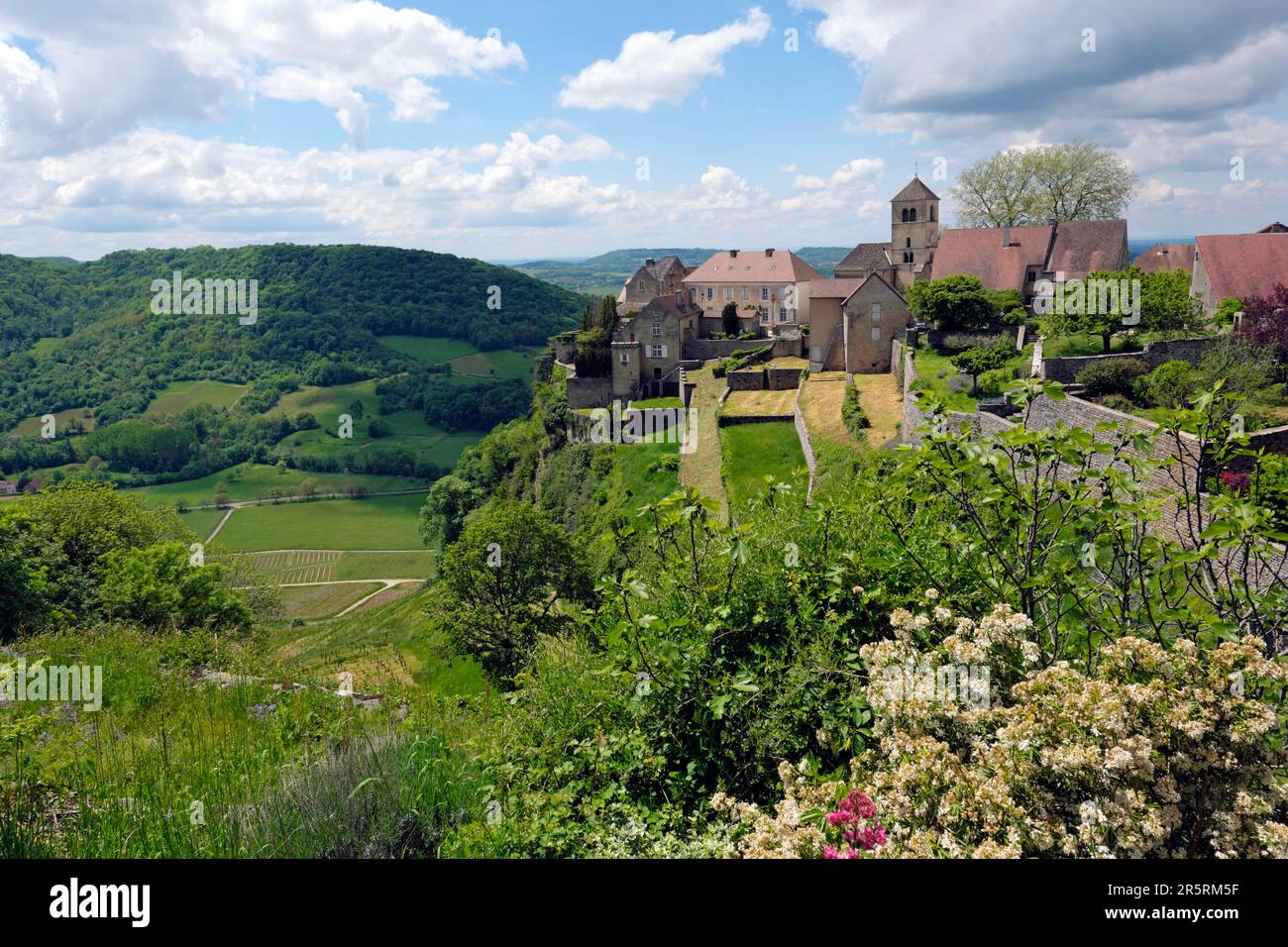 Frankreich, Jura, Chateau Chalon, genannt Les Plus Beaux Villages de ... Frankreich, Jura, Chateau Chalon, genannt Les Plus Beaux Villages de ...