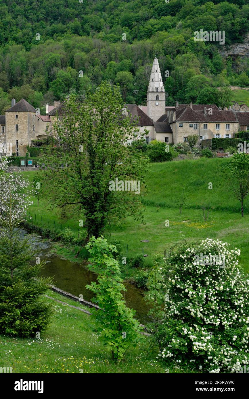 Frankreich, Jura, Baume les Messieurs, genannt Les Plus Beaux Villages ... Frankreich, Jura, Baume les Messieurs, genannt Les Plus Beaux Villages ...