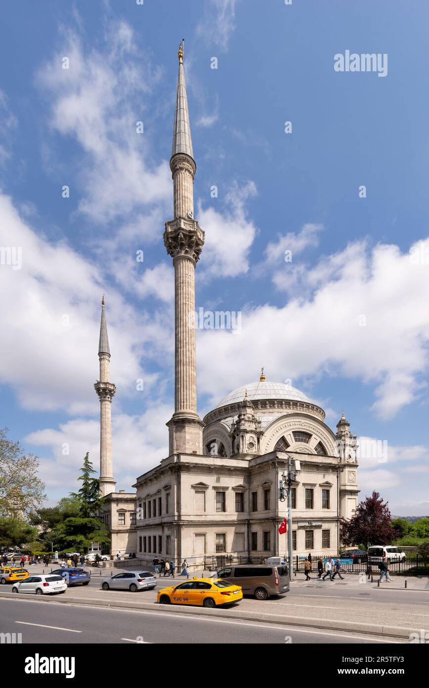 Istanbul, Türkei - 7. Mai 2023: Blick von der Meclis-i Mebusan Straße ...