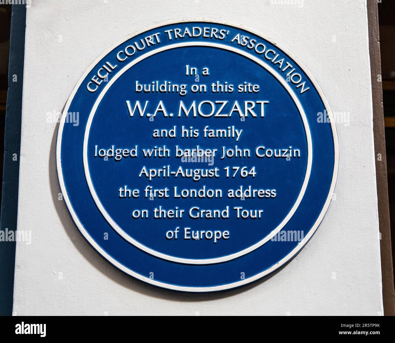 London, Großbritannien - April 20. 2023: Eine blaue Plakette am Cecil ...