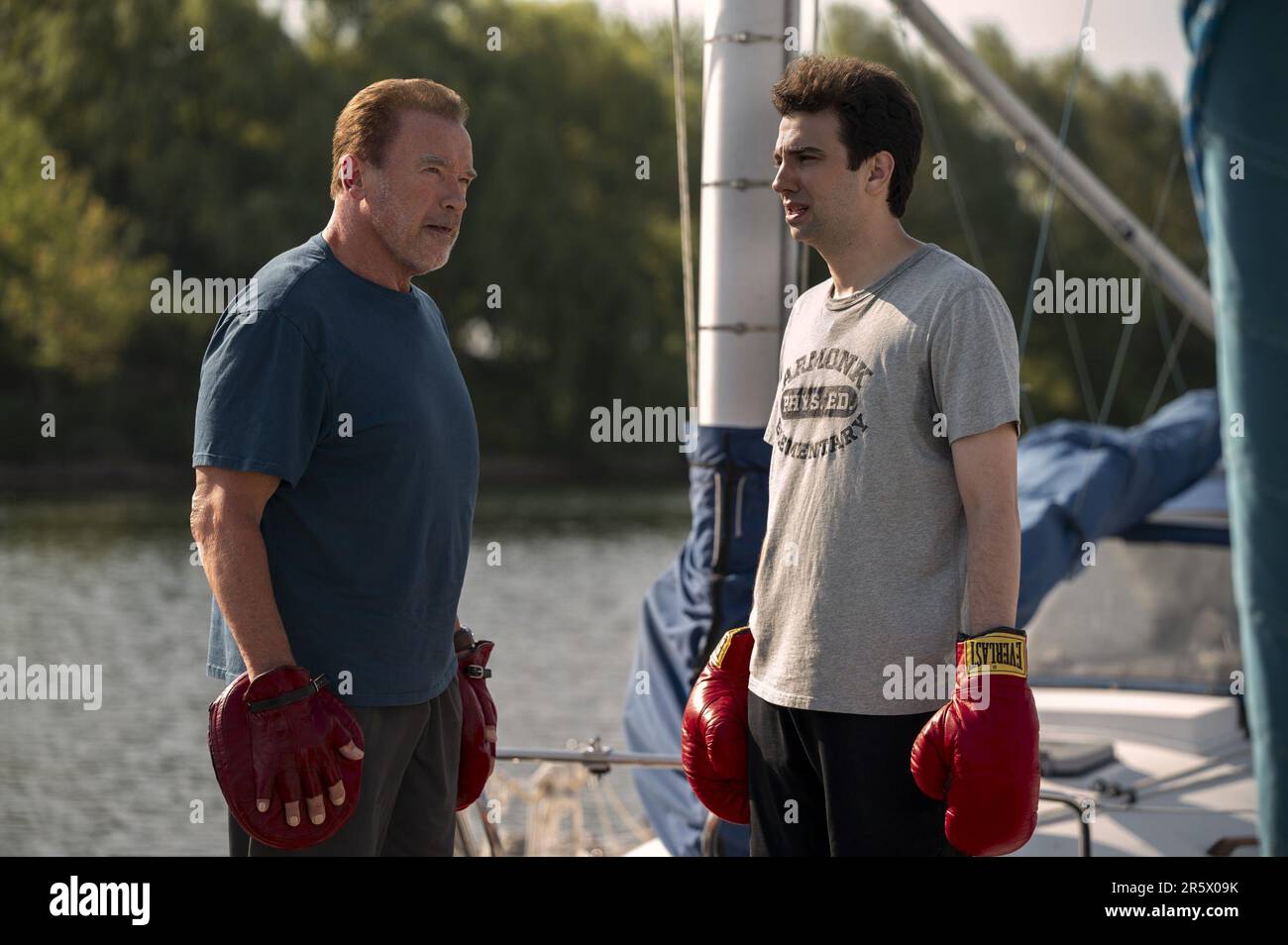 FUBAR, von links: Arnold Schwarzenegger, Jay Baruchel, Royally Flushed", (Staffel 1, ep. 106 ...