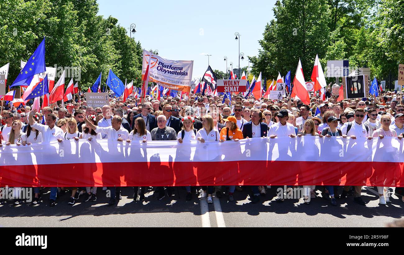Warschau, Polen. 4. Juni 2023 Donald Tusk führte bis zu einer halben ...