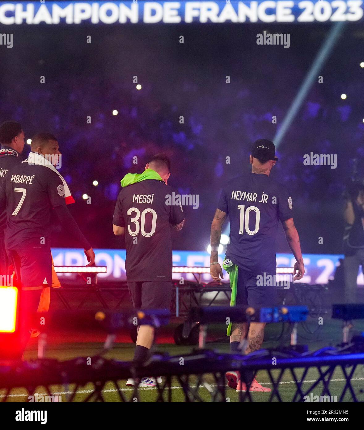 Kylian Mbappe, Lionel Messi und Neymar von PSG gehen zur Präsentation ...