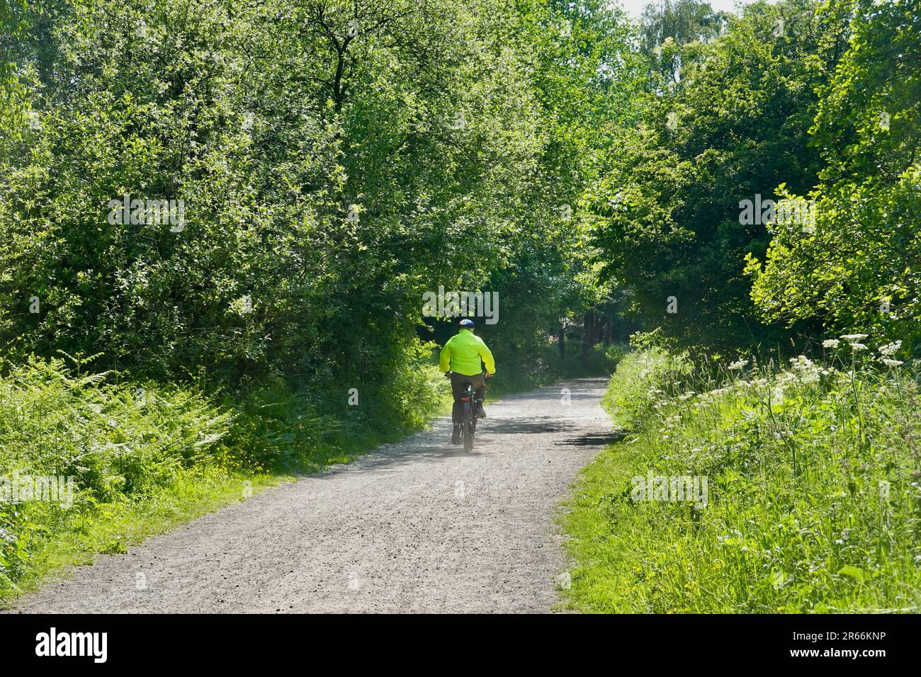 Radfahren entlang der setttal trail -Fotos und -Bildmaterial in hoher ...