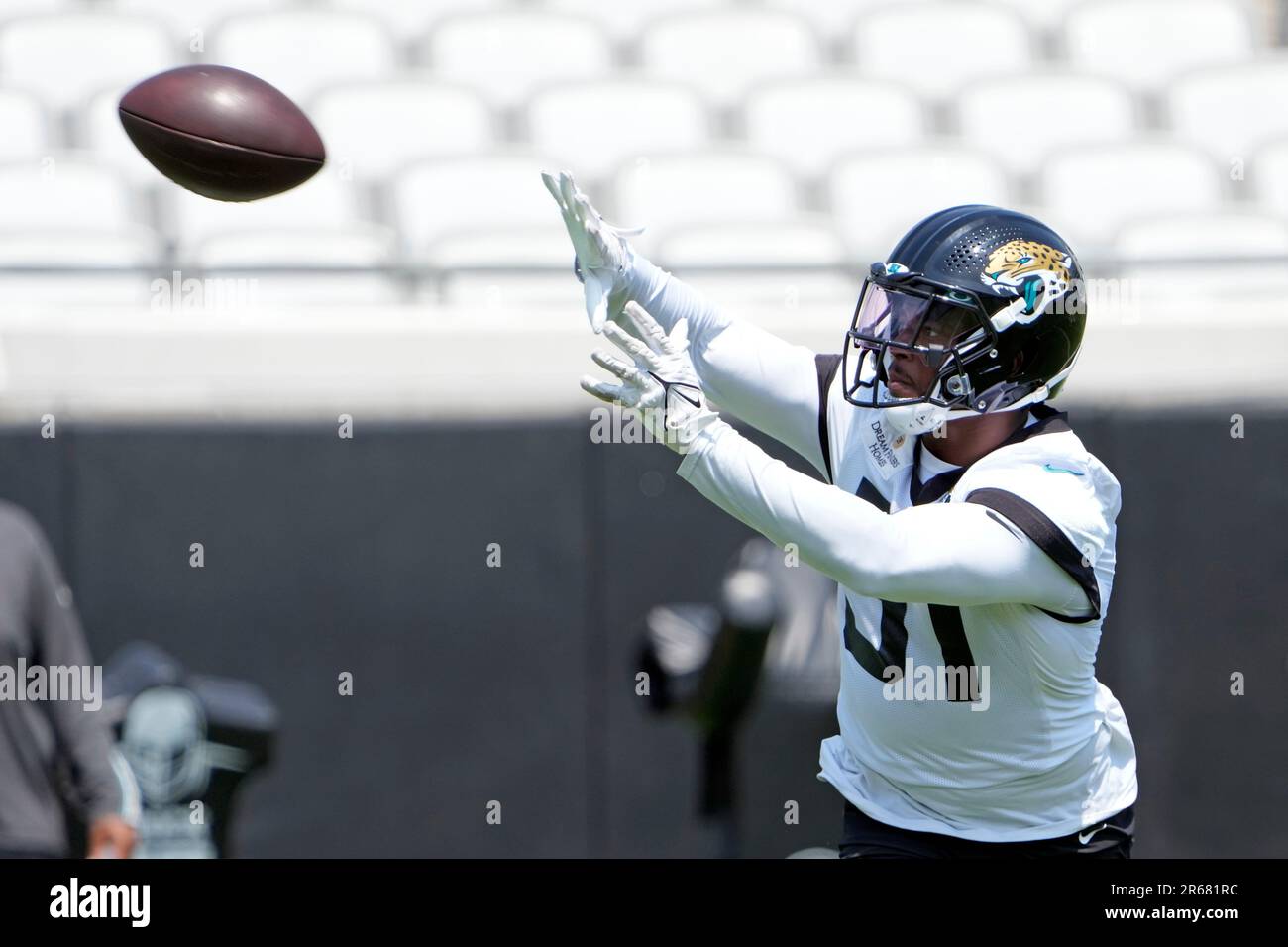 Jacksonville Jaguars linebacker Ventrell Miller (51) performs a pass ...