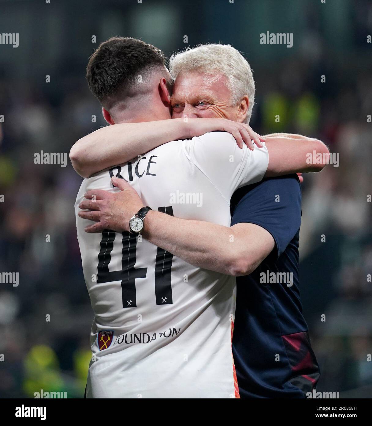 Declan Rice von West Ham United feiert seinen Siegessieg mit Manager ...