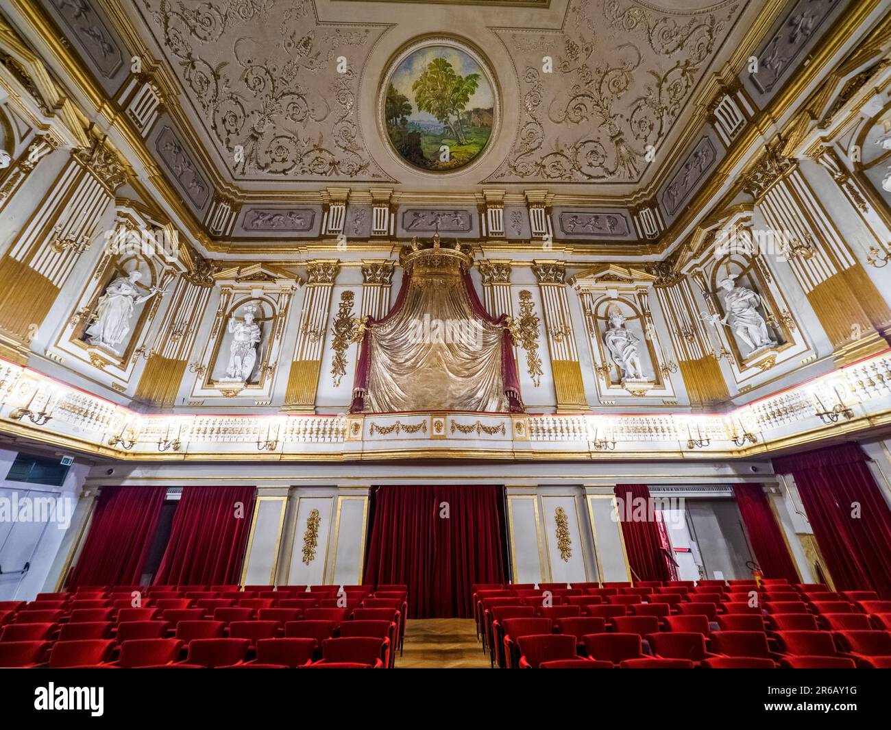 Palazzo theater -Fotos und -Bildmaterial in hoher Auflösung – Alamy