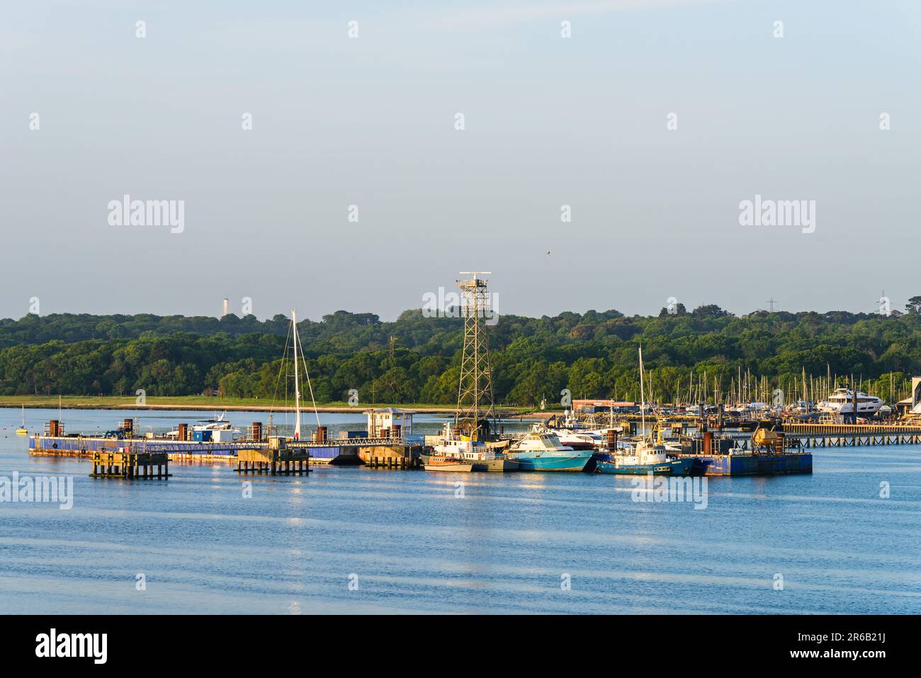 Hythe pier -Fotos und -Bildmaterial in hoher Auflösung – Alamy