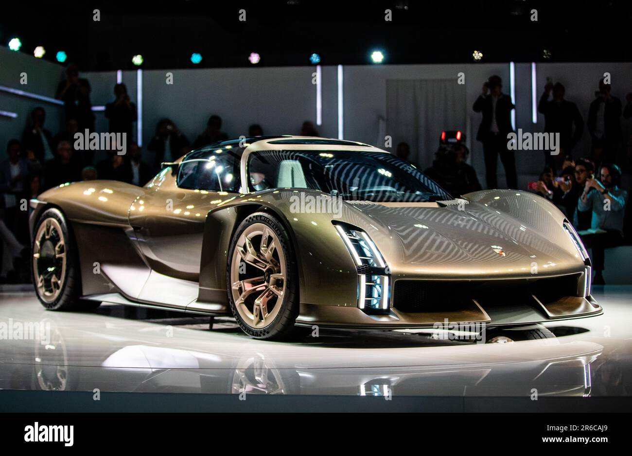 Porsche mission x -Fotos und -Bildmaterial in hoher Auflösung – Alamy