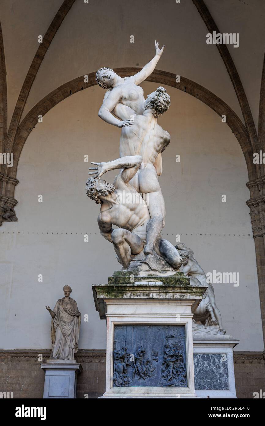 Die Vergewaltigung der Sabine-Frauen-Statue in der Loggia della ...