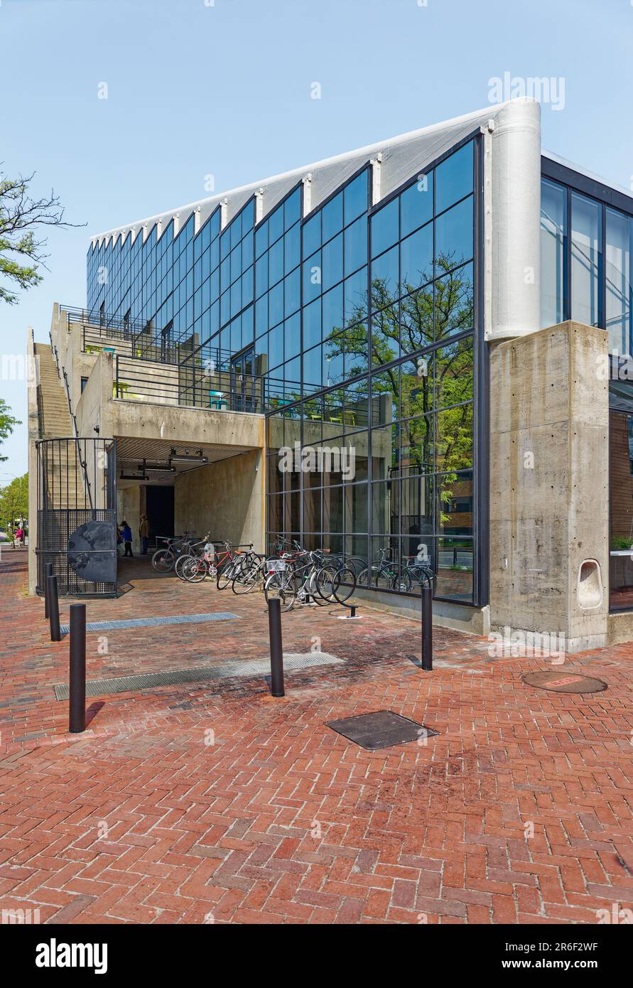 Gund Hall, das Hauptgebäude der Harvard Graduate School of Design ...