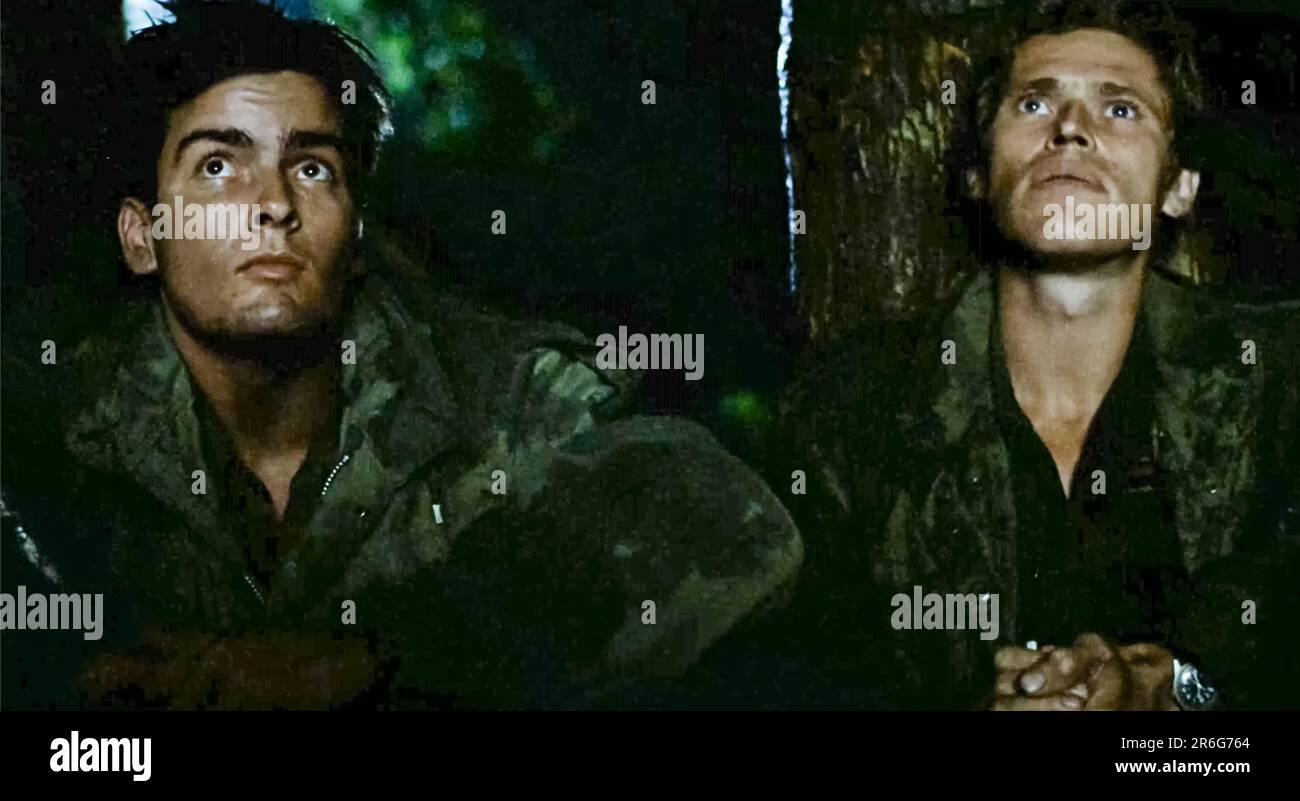 USA. Willem Dafoe und Charlie Sheen im Film (C)Orion Pictures: Platoon ...