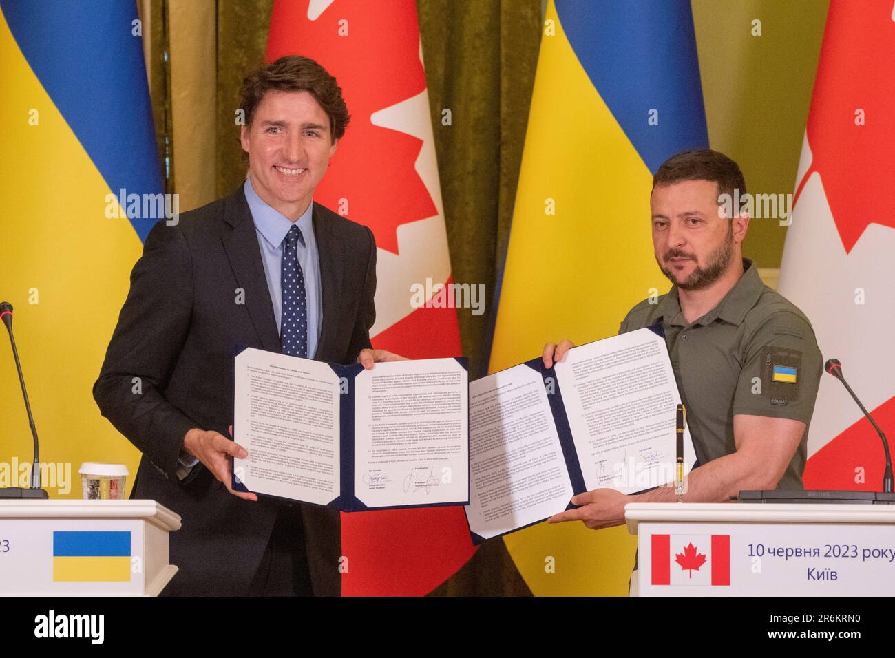 Canadian Prime Minister Justin Trudeau, left, and Ukrainian President ...