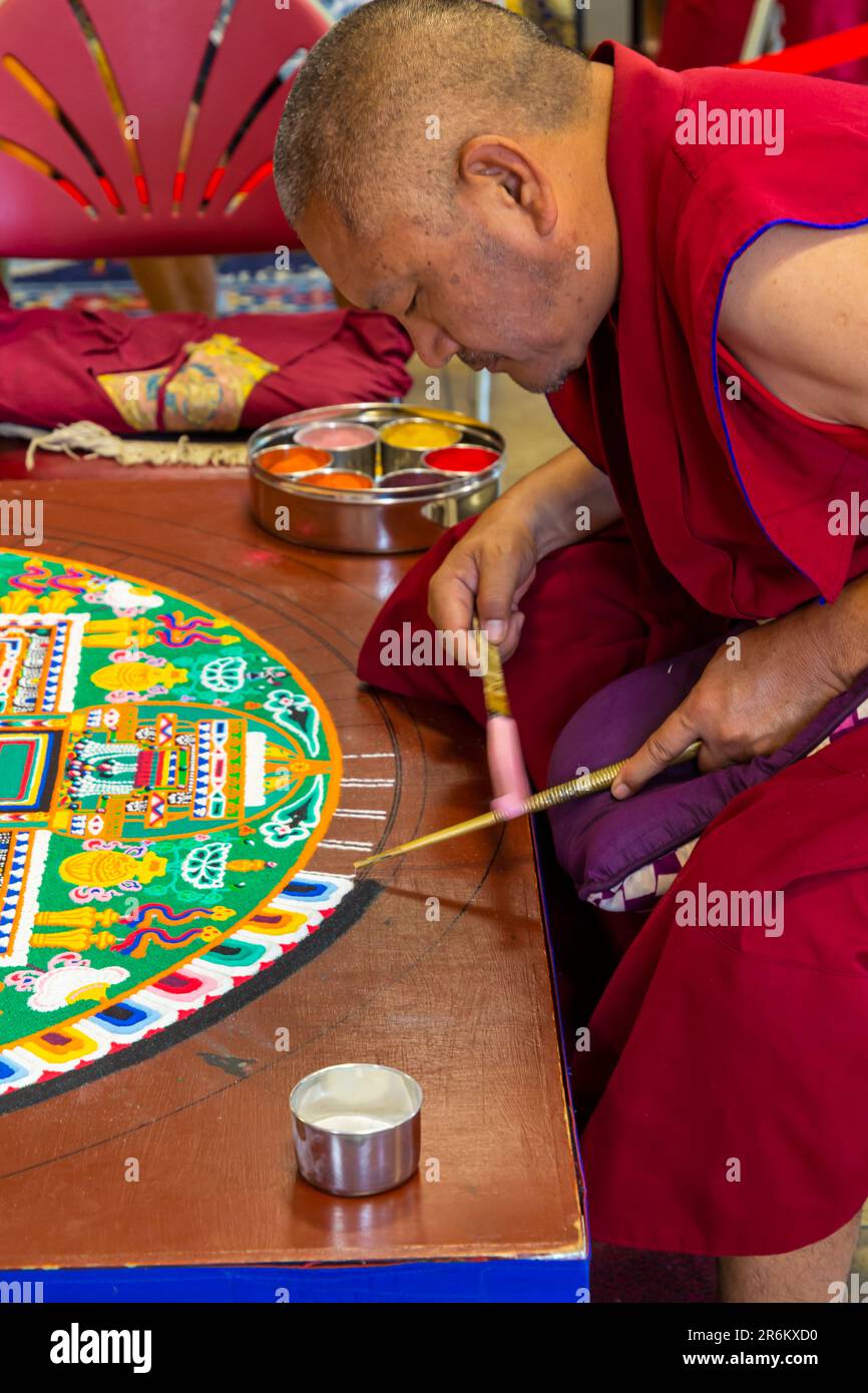 Mandala von amitabha buddha -Fotos und -Bildmaterial in hoher Auflösung ...