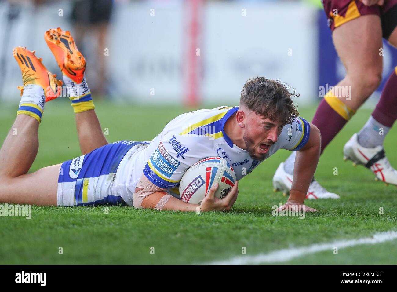 Matty Ashton #5 von Warrington Wolves versucht es und erzielt 22-10 ...
