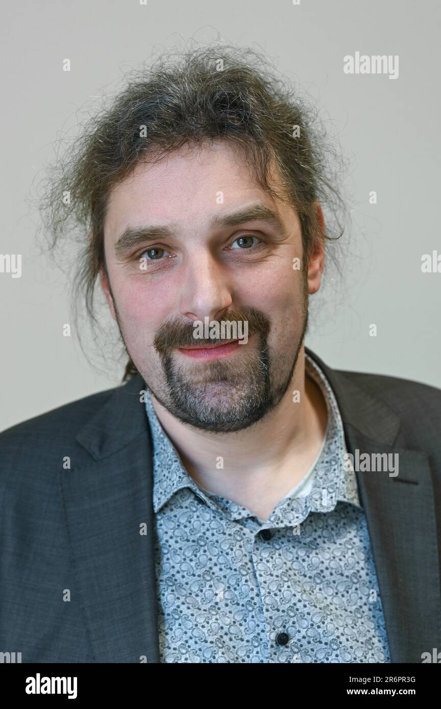 PRODUKTION – 13. April 2023, Sachsen-Anhalt, Halle (Saale): Christian ...