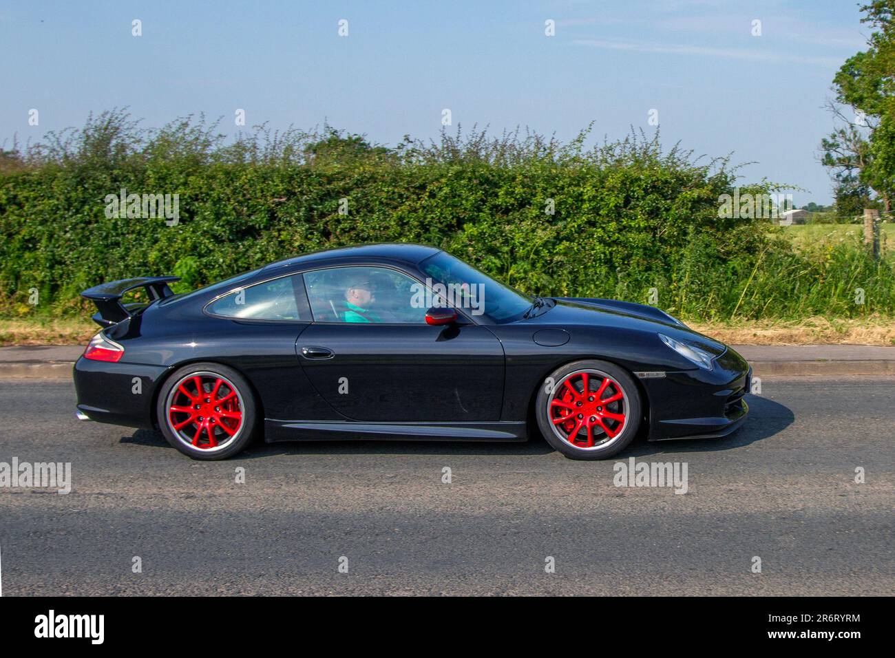 2003 Black Porsche 911 GT3, 3,6-Liter-Sechszylinder-Triebwerk und rote ...