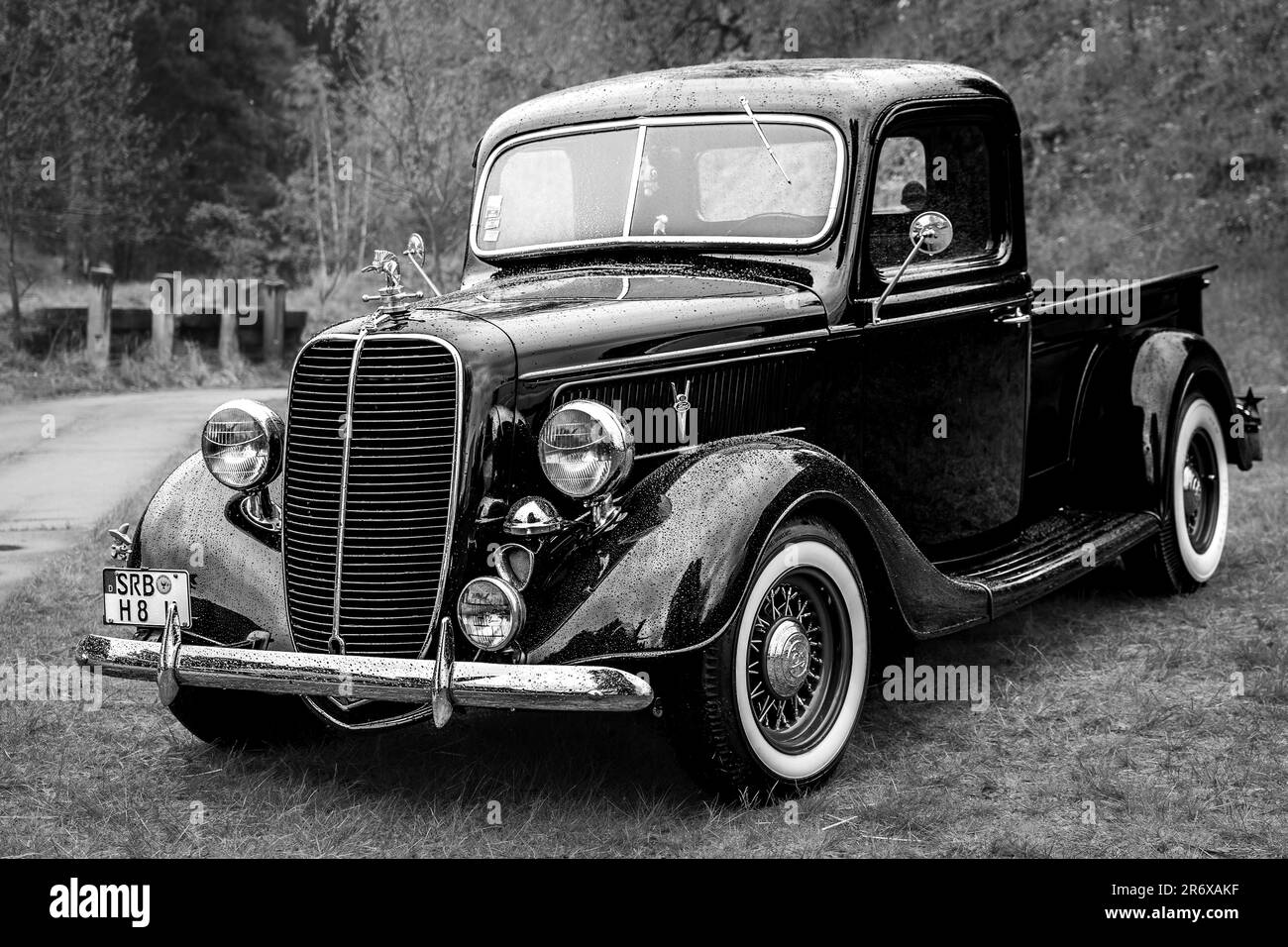 Ford v8 model Schwarzweiß-Stockfotos und -bilder - Alamy