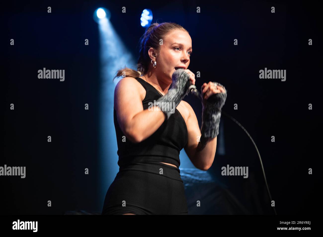 Barrowland Glasgow - Dead Pony und Leadsängerin Anna Shields ...