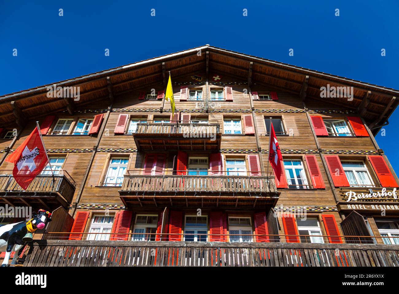 Loggia aus holz -Fotos und -Bildmaterial in hoher Auflösung – Alamy