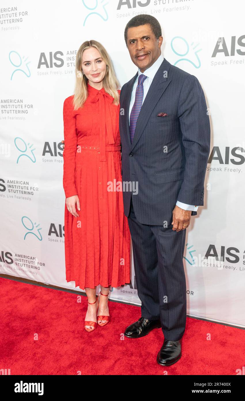 Emily Blunt und Dr. Philip O. Ozuah besuchen am 12. Juni 2023 die ...