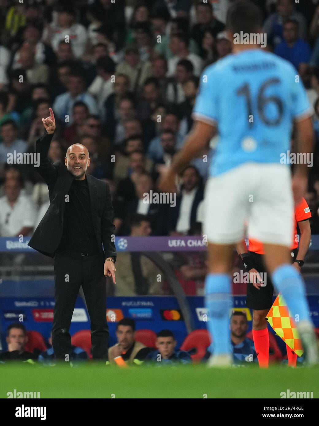 Manchester City Cheftrainer Josep Guardiola während der UEFA Champions ...