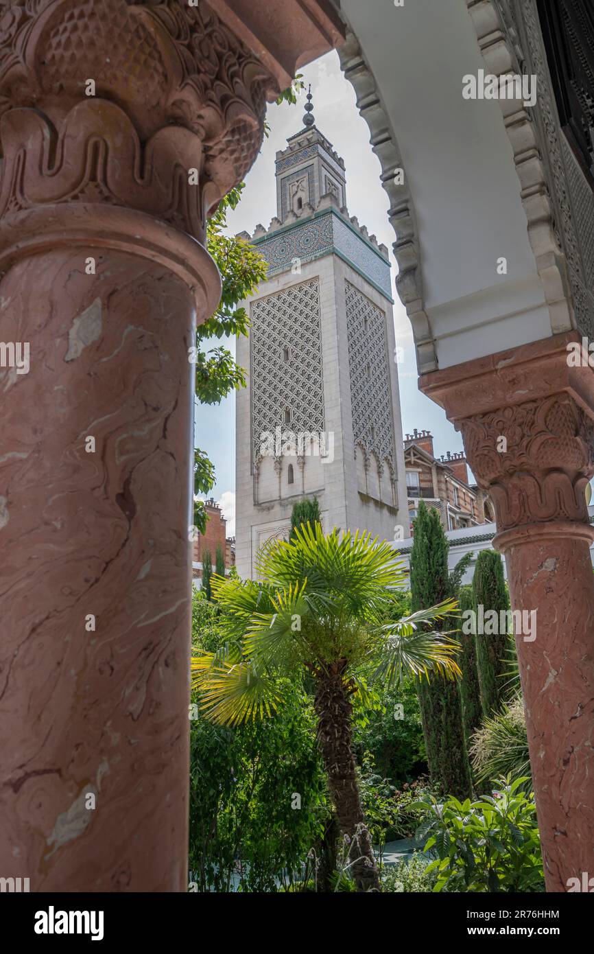 Paris, Frankreich - 06 10 2023: Die große Moschee von Paris. Blick auf ...