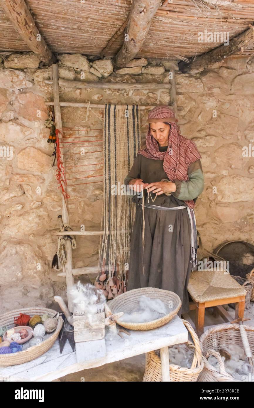 Israel galilee weaving nazareth village -Fotos und -Bildmaterial in ...