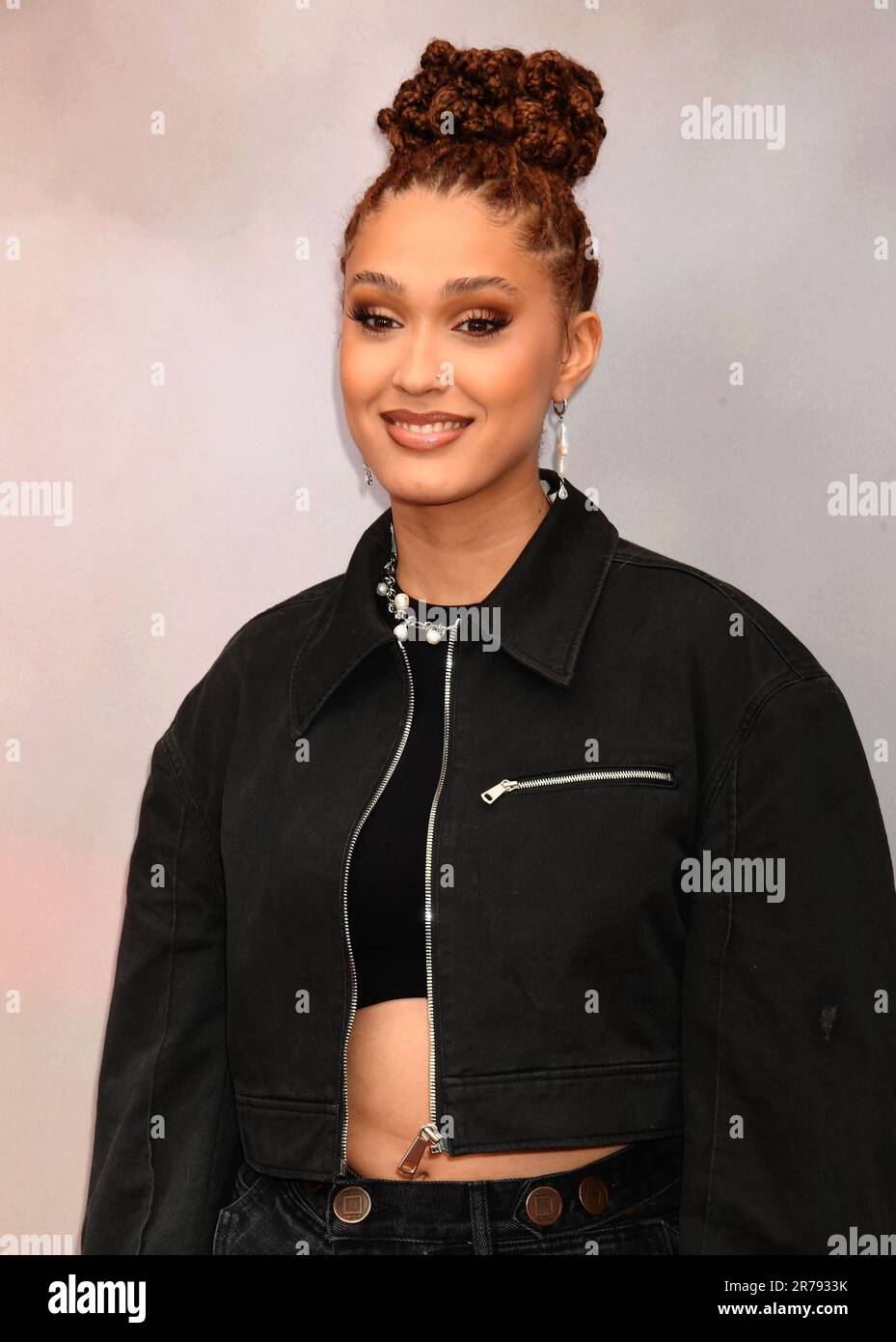 HOLLYWOOD, KALIFORNIEN - JUNI 12: Lee Rodriguez besucht die Los Angeles ...