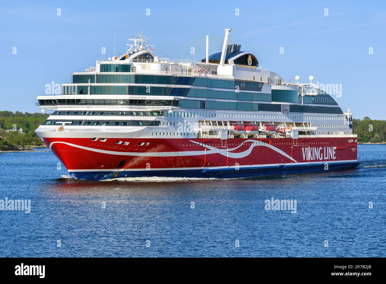Viking Glory ist eine LNG-betriebene Kreuzfahrtfähre, die von der ...