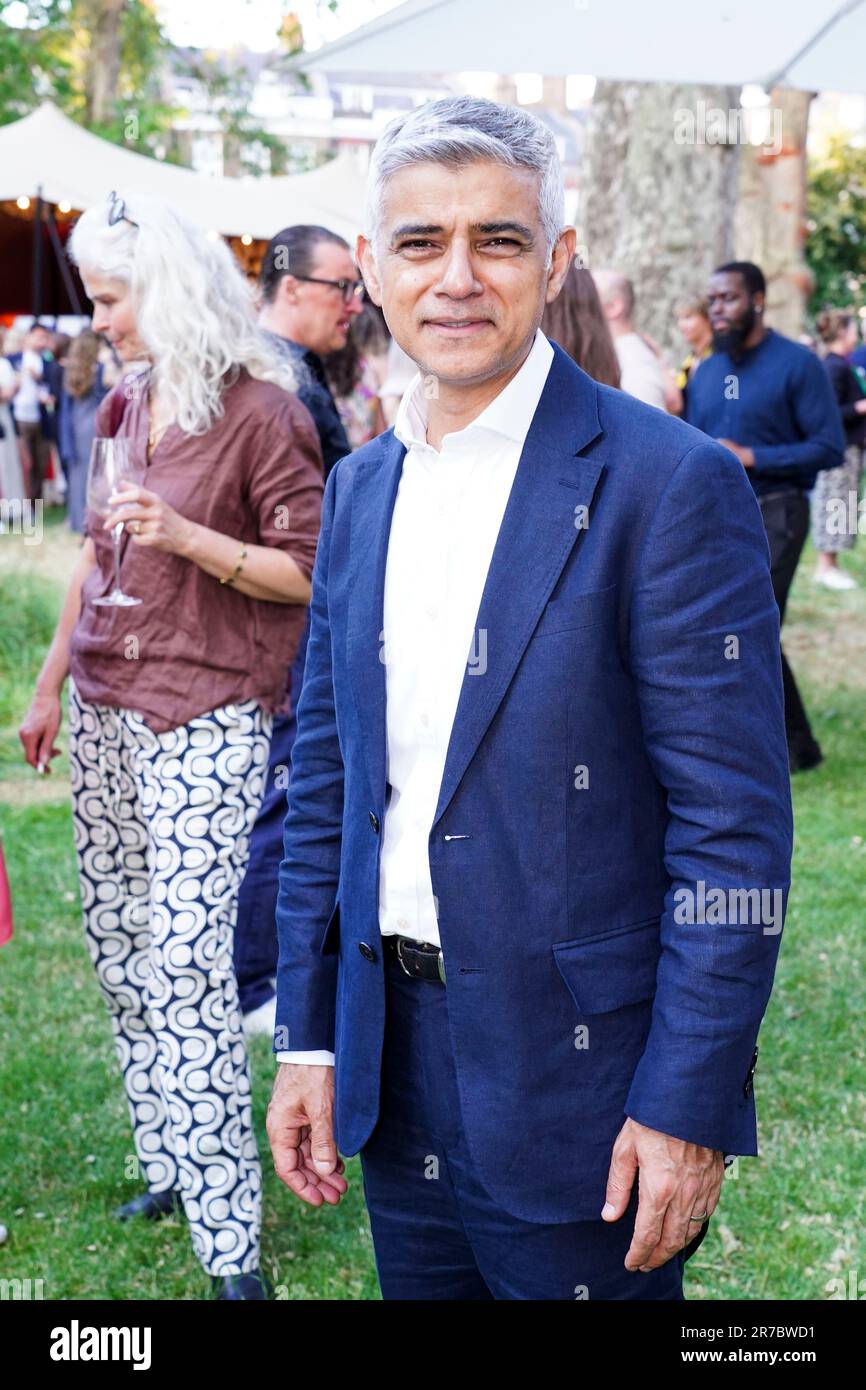 NUR REDAKTIONELLER GEBRAUCH Bürgermeister von London Sadiq Khan nimmt ...