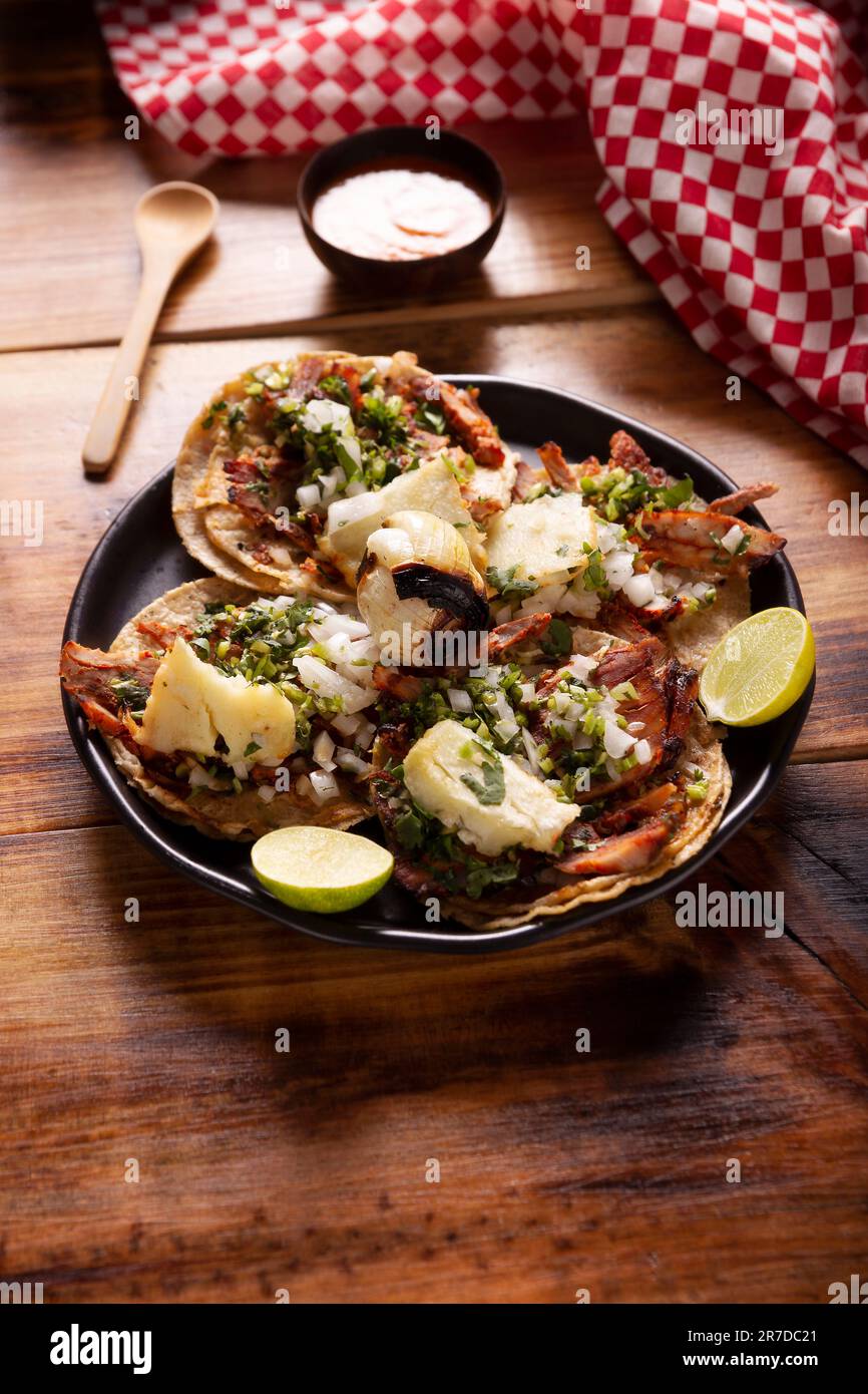 Tacos de trompo -Fotos und -Bildmaterial in hoher Auflösung – Alamy