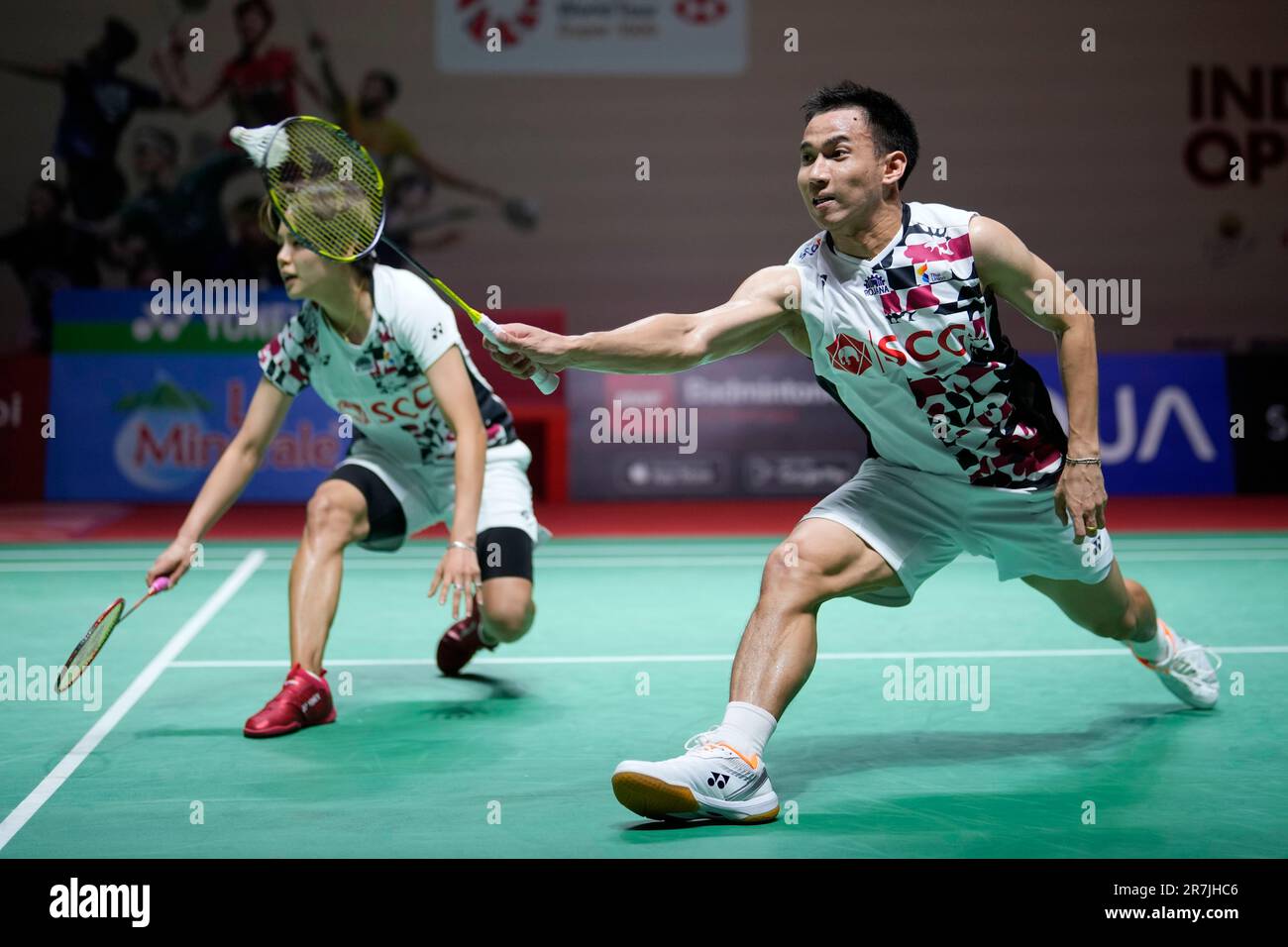 Thailand's Dechapol Puavaranukroh, right, and Sapsiree Taerattanachai ...