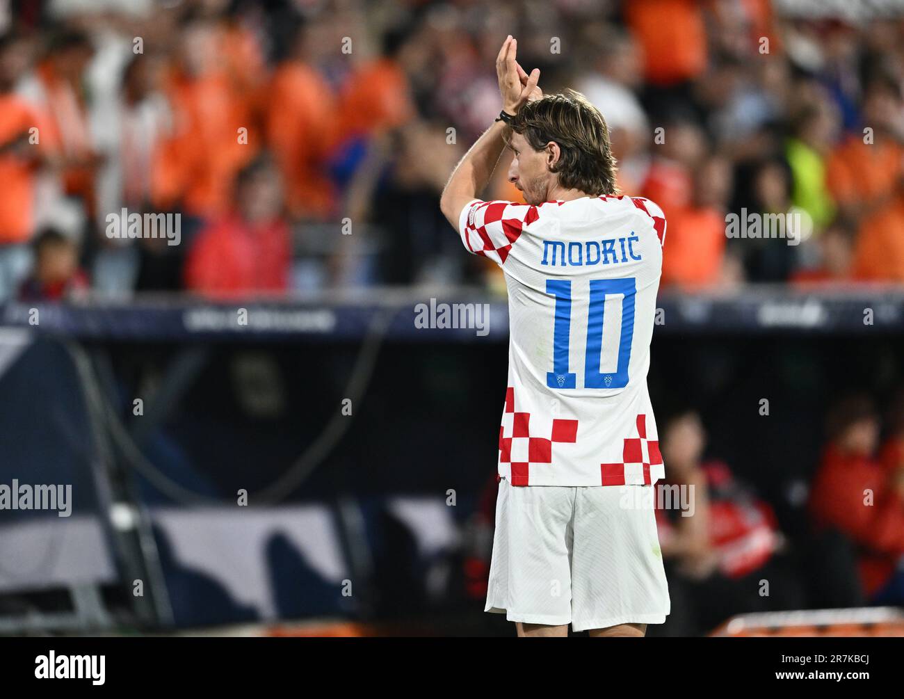 ROTTERDAM, NIEDERLANDE - JUNI 14: Luka Modric tritt beim Halbfinalspiel ...
