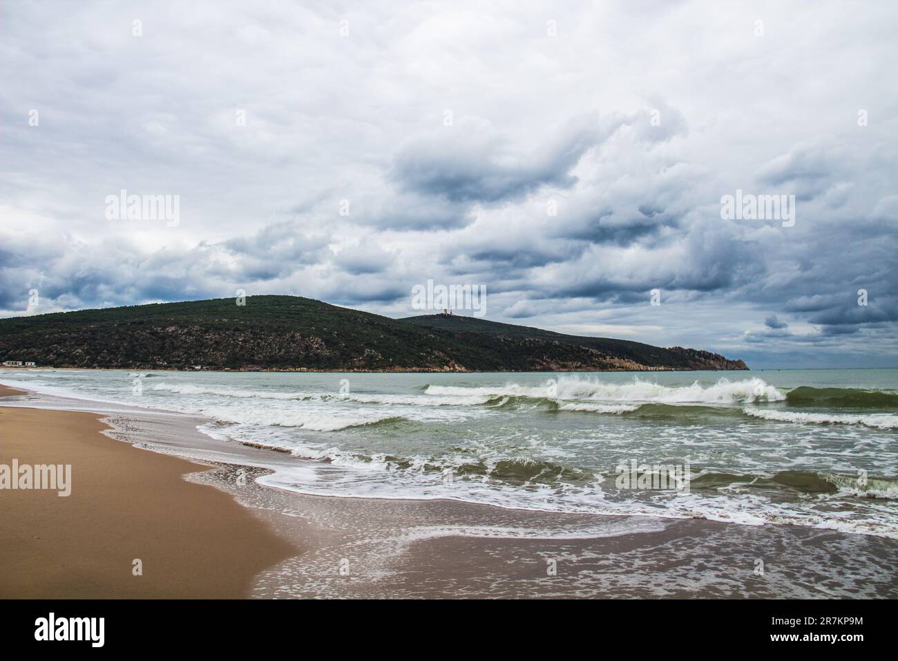 Cap serrat strand -Fotos und -Bildmaterial in hoher Auflösung – Alamy