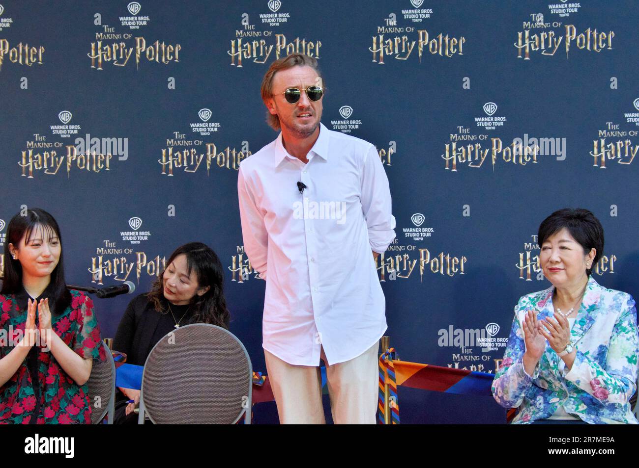 Minami Hamabe, Tom Felton und Yuriko Koike bei der Eröffnung der Warner ... Minami Hamabe, Tom Felton und Yuriko Koike bei der Eröffnung der Warner ...