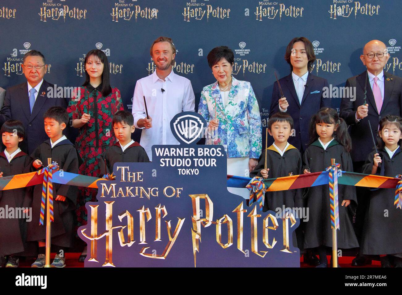 Minami Hamabe, Tom Felton, Yuriko Koike und Gäste bei der Eröffnung der ... Minami Hamabe, Tom Felton, Yuriko Koike und Gäste bei der Eröffnung der ...