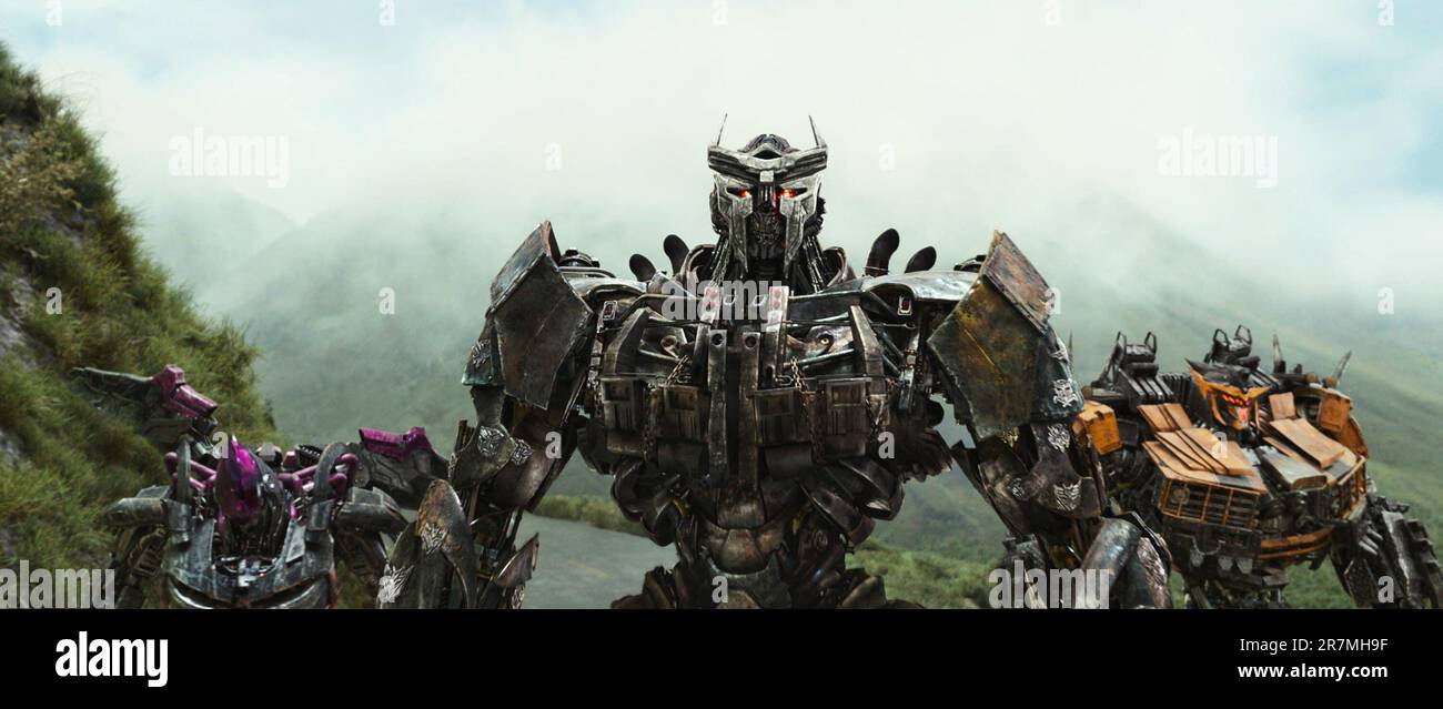 TRANSFORMERS: RISE OF THE BEASTS, from left: Nightbird (Stimme Michaela ...