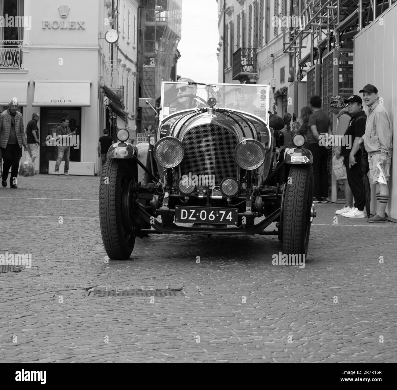 PESARO , ITALIEN - 14. JUNI - 2023 : BENTLEY 3 Liter 1923 auf einem ...