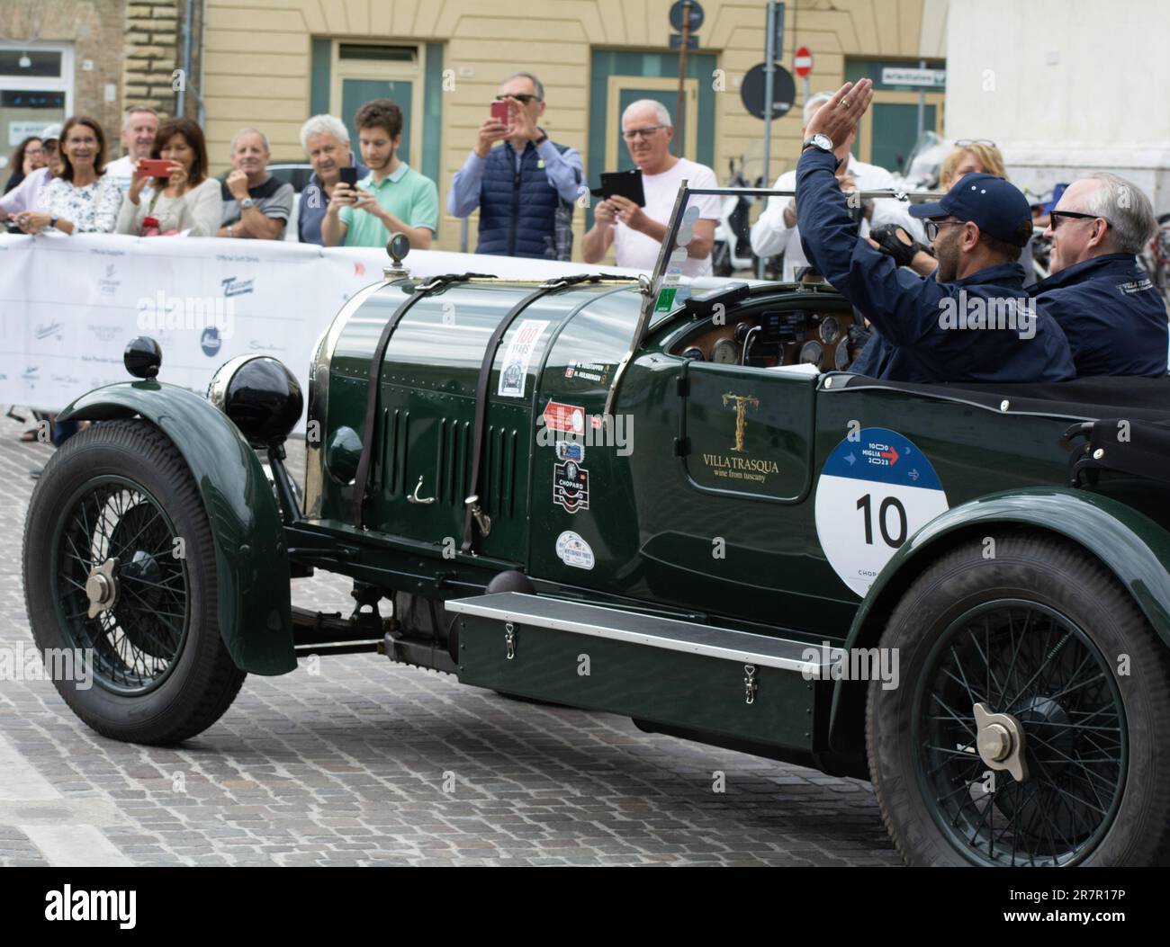 PESARO , ITALIEN - 14. JUNI - 2023 : BENTLEY 3 Liter 1923 auf einem ...