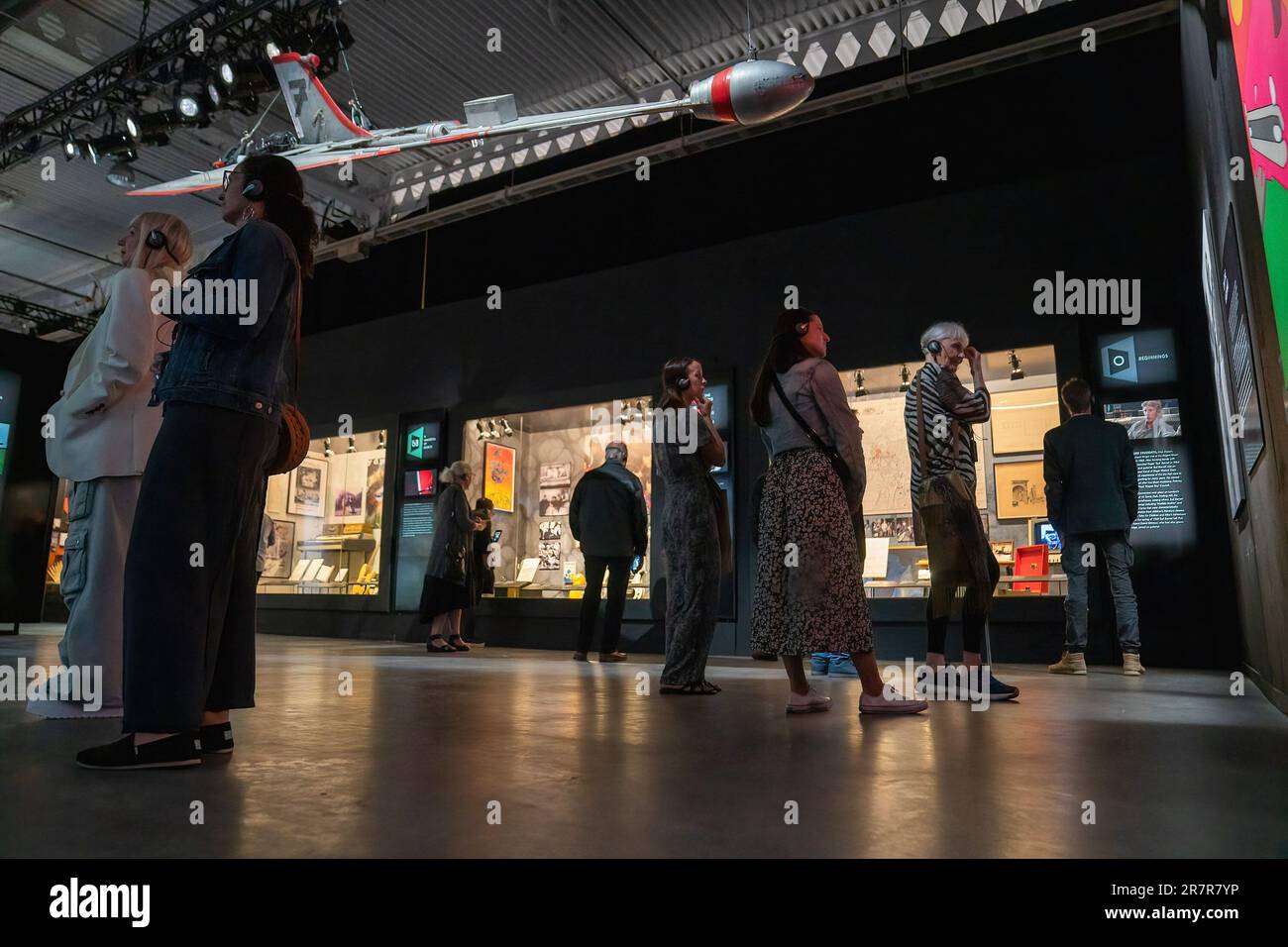 Toronto, Kanada. 15. Juni 2023. Besucher besuchen die Ausstellung „Pink Floyd - Ihre sterblichen ...