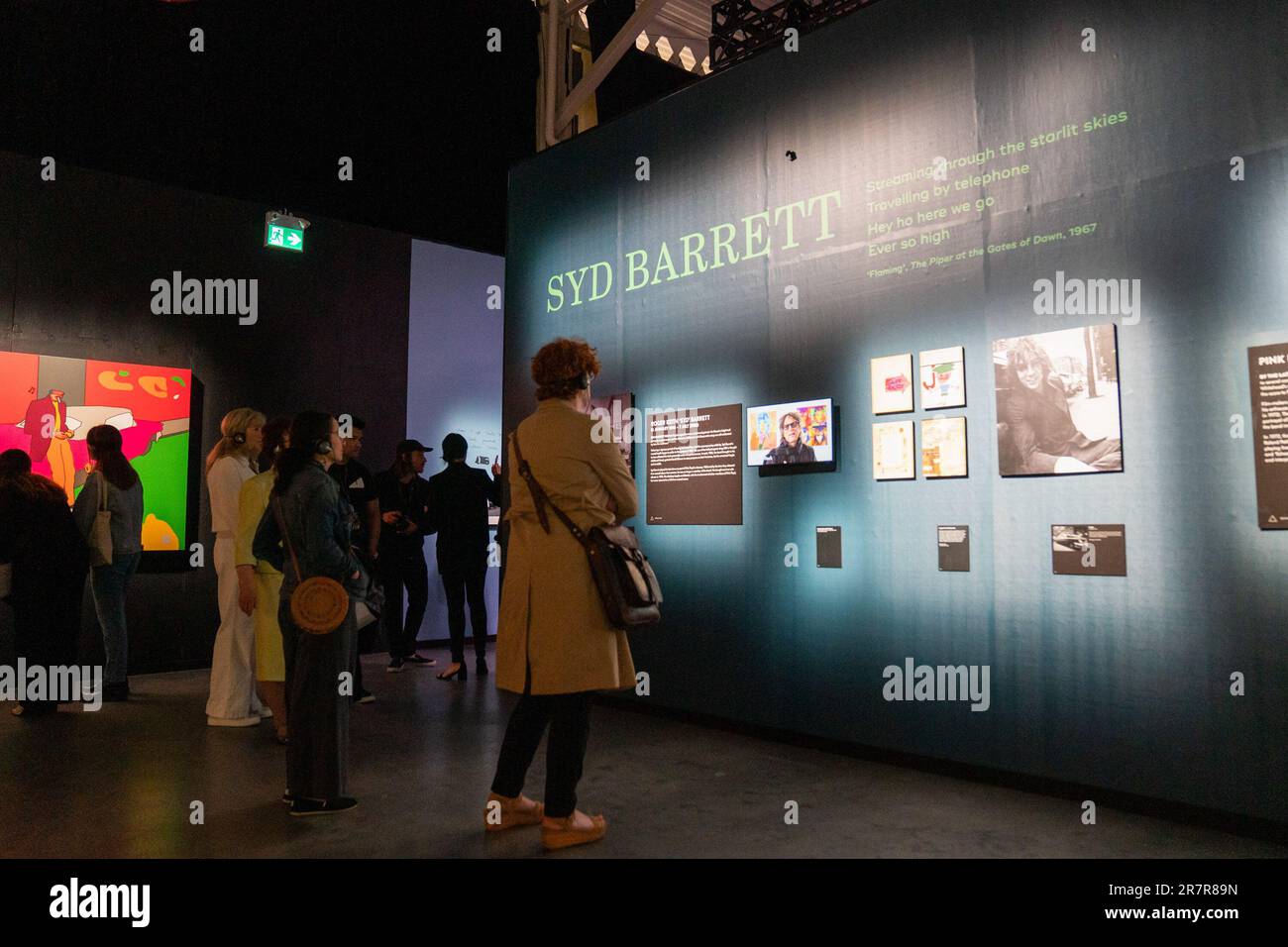 Besucher besuchen die Ausstellung „Pink Floyd - Ihre sterblichen Überreste“ im Better Living ...