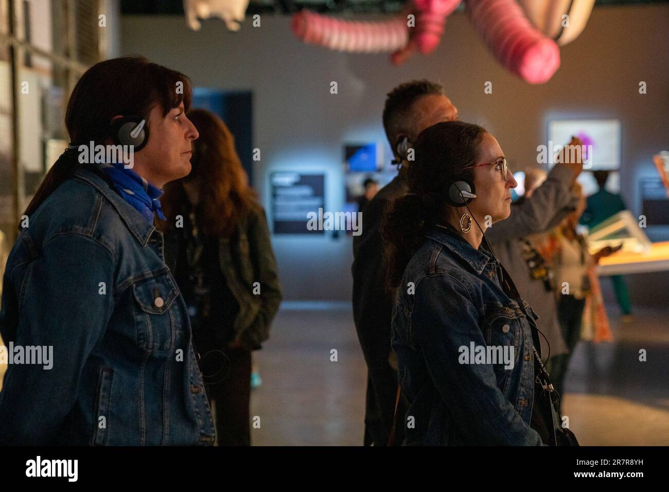 Toronto, Kanada. 15. Juni 2023. Besucher besuchen die Ausstellung „Pink Floyd - Ihre sterblichen ...