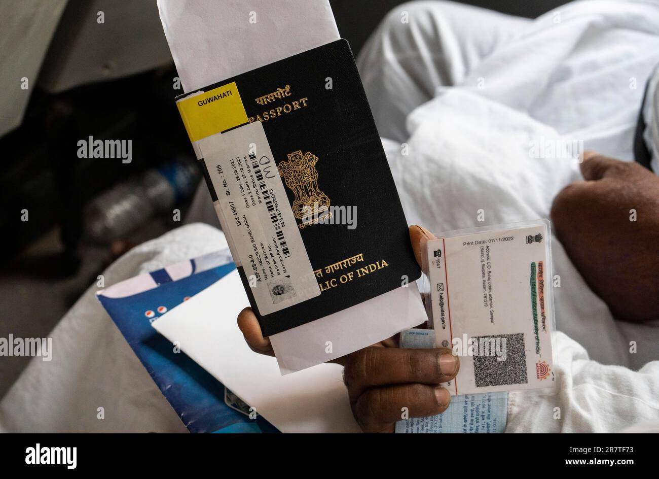 GUWAHATI, INDIEN, JUNI 7: Haj-Pilger in einem Bus, der am 7. Juni 2023 ...